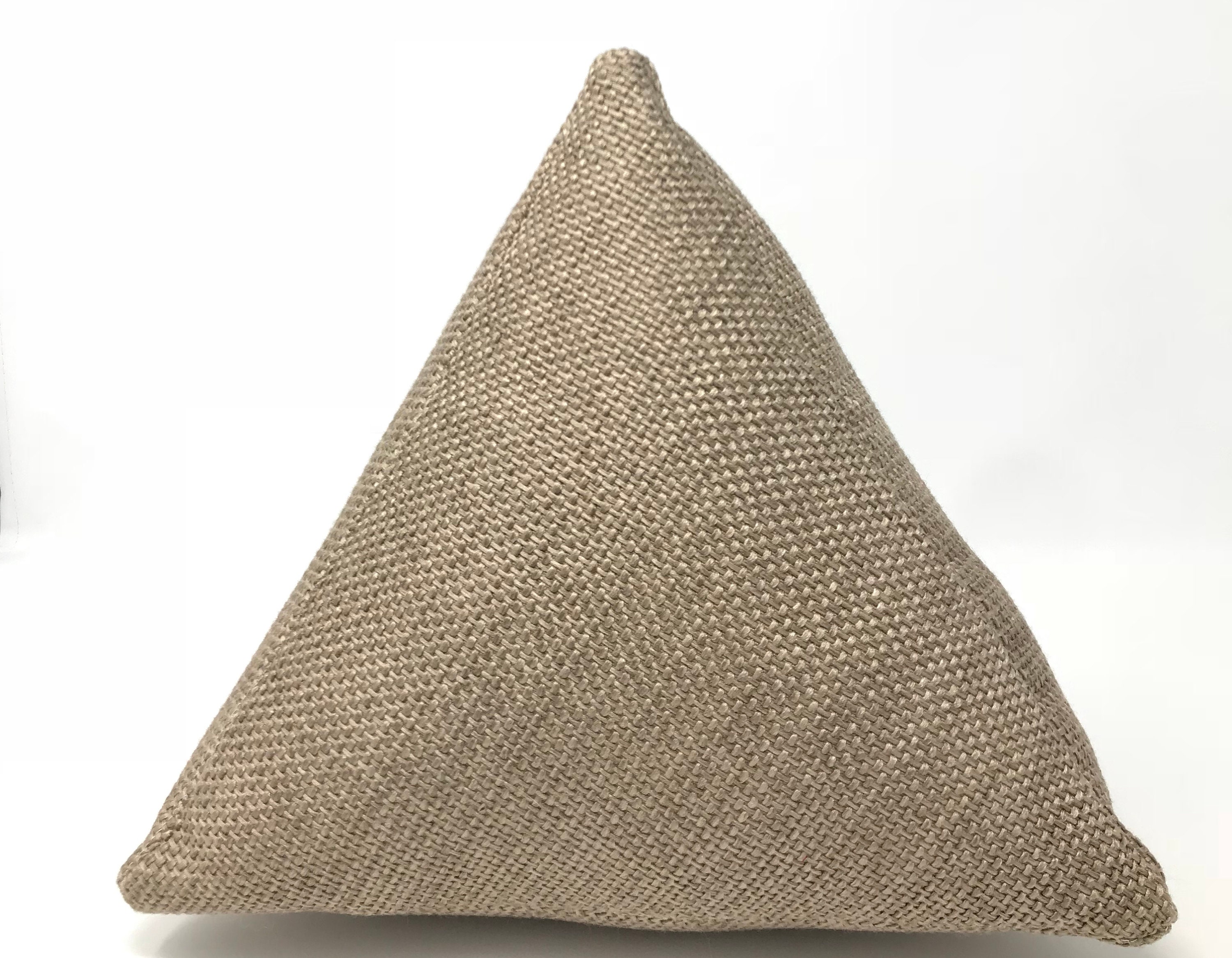 Almohada de cojín triángulo Taupe almohada de tiro de lino | Etsy