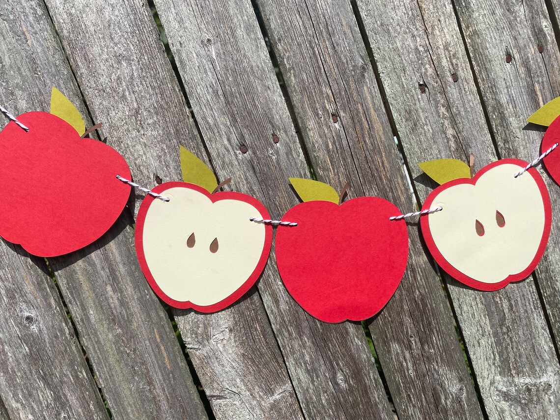 FARMHOUSE APPLE GARLAND, Fall Apple Season, Autumn, Classroom, Teacher ...