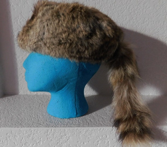 Vintage Raccoon Hat/Davy Crockett coonhat/size L - Gem