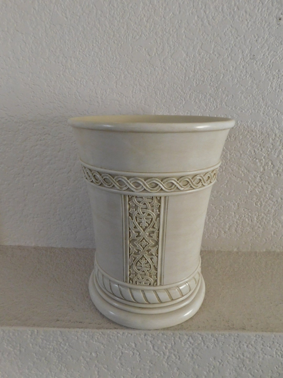 Vintage Greco-roman Flower Vase/beautiful Timeless Design Beige Flower ...