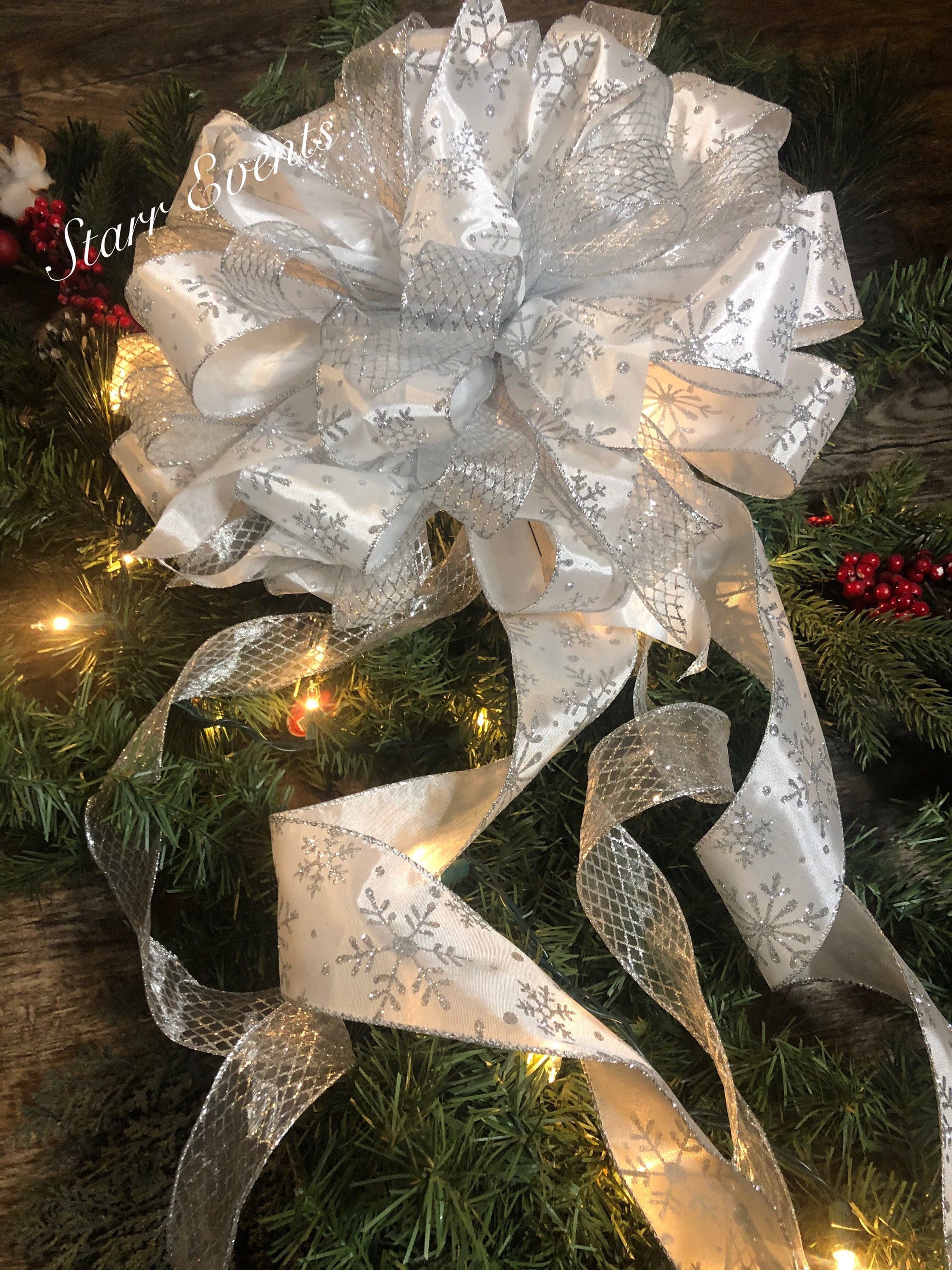 Silver Christmas Tree Topper. Christmas Tree Bows With Streamers ...