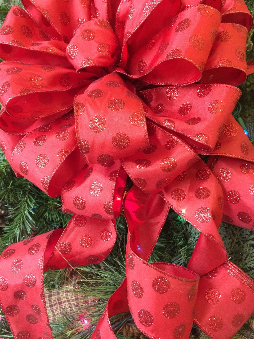 Red Christmas Tree Toppers. Christmas Tree Bows 6 Foot Streamers. Polka ...