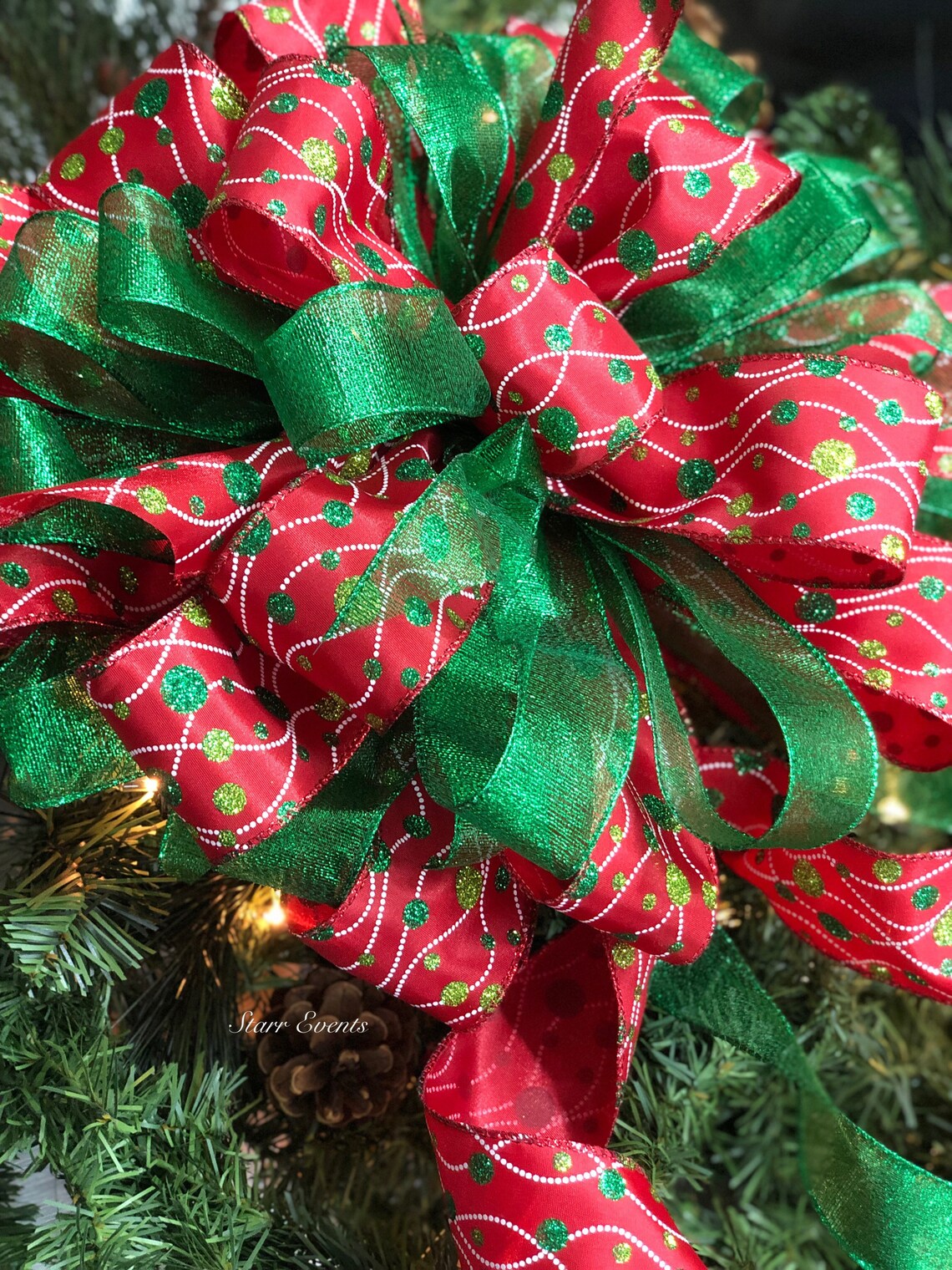 Red and Green Christmas Tree Toppers. Christmas Tree Bows. Red and ...