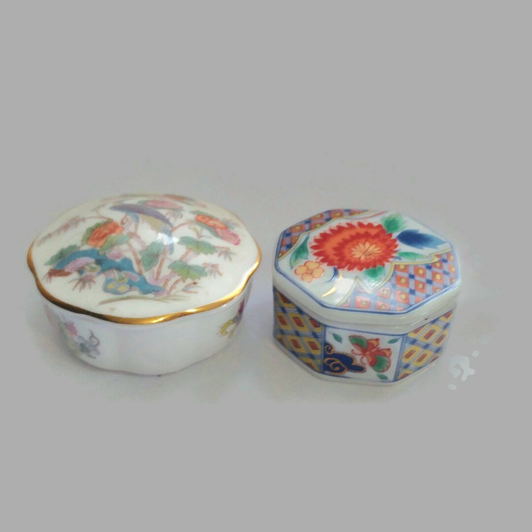 Vintage Lot of 2 Porcelain Pill Boxes Hand Painted Trinket Boxes Signed ...