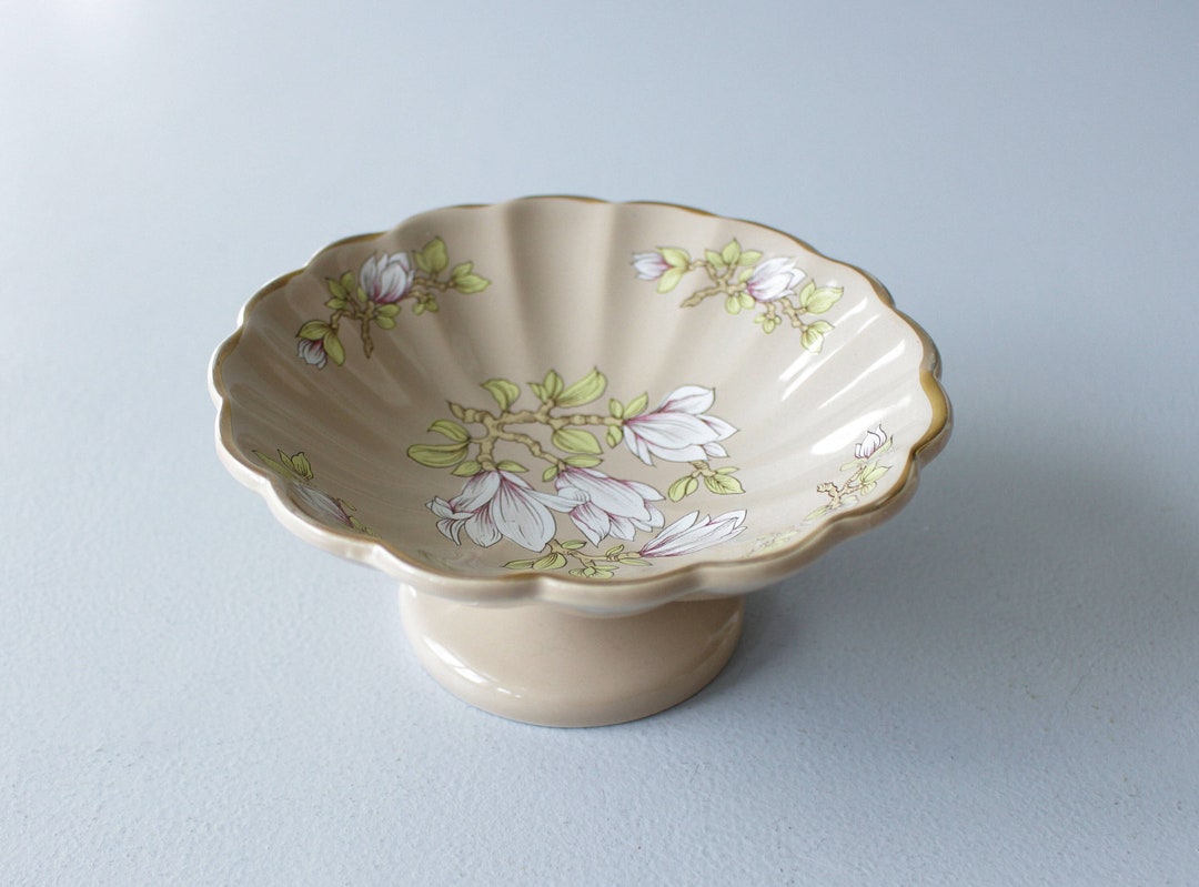 Vintage SADLER Pedestal Dish, Beige Magnolia Bon Bon Plate, England - Etsy