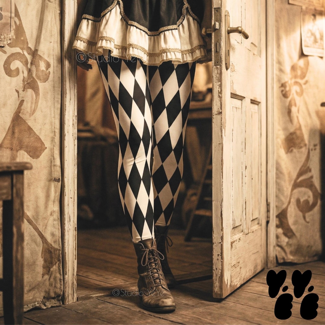 HARLEQUIN DIAMOND Leggings - Vintage off White / Retro Circus Theme ...