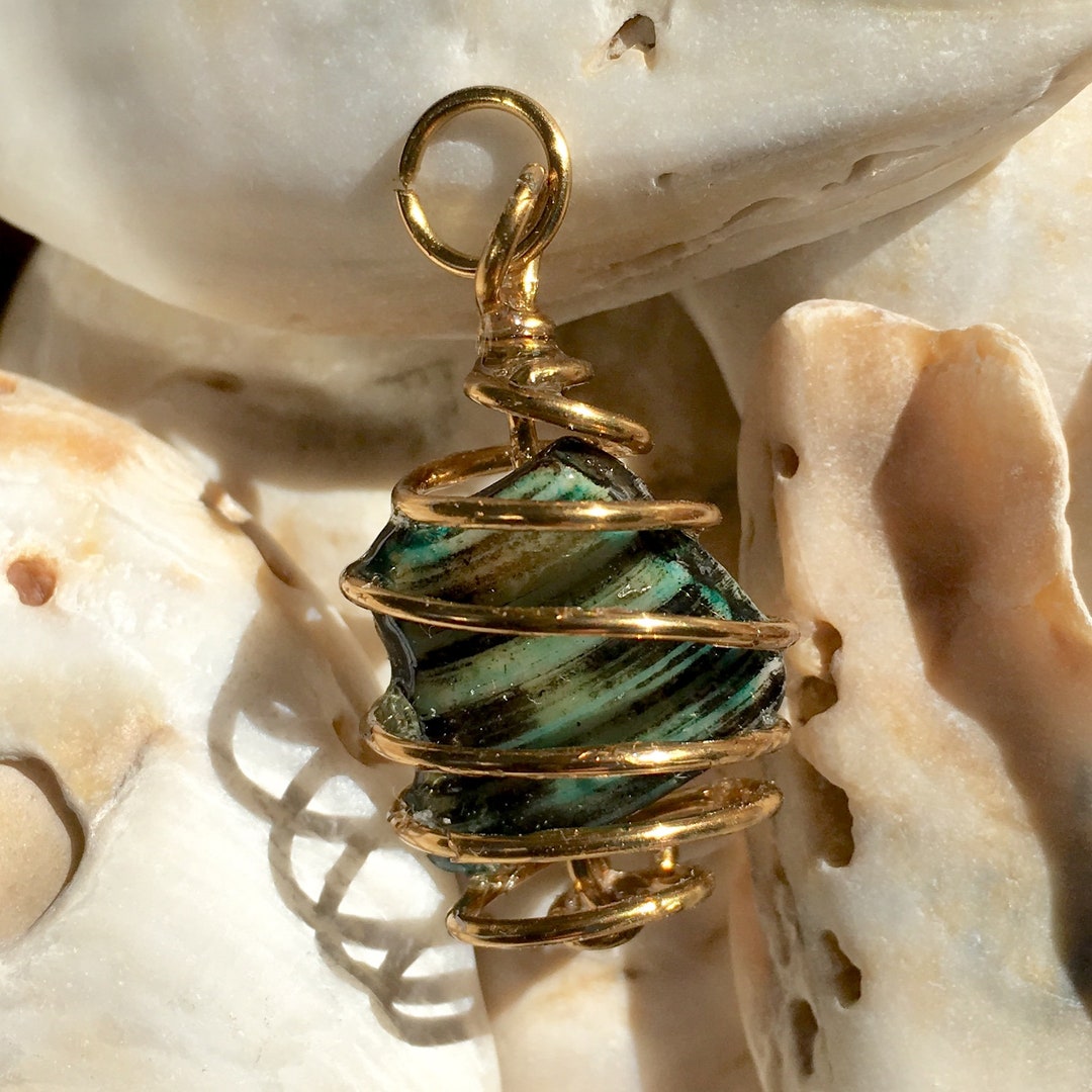Wire Wrapped Shell Pendant - Etsy Israel