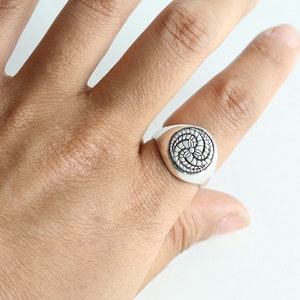 Three-swirled Wisteria (kuroda) Kamon - Japanese Family Crest Ring - Etsy
