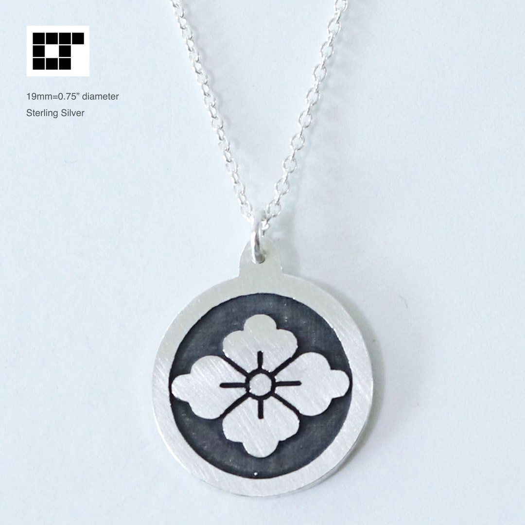 Pendant Logenze Shape Flower in a Circle Japanese Kamon Japanese Clan ...