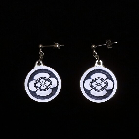 Japanese Quince in a circle Kamon Earrings Silver Crest | Etsy