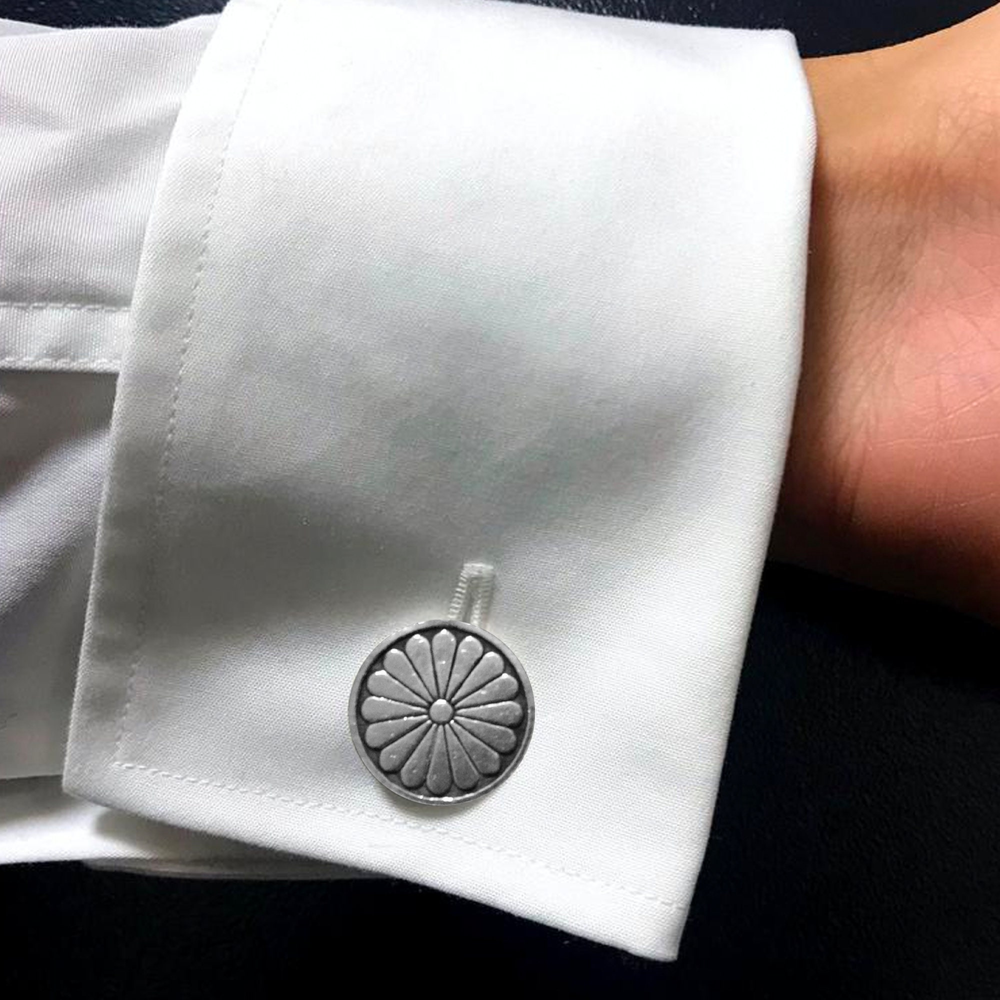 Chrysanthemum in a Circle kamon Silver Cufflinks Japanese | Etsy