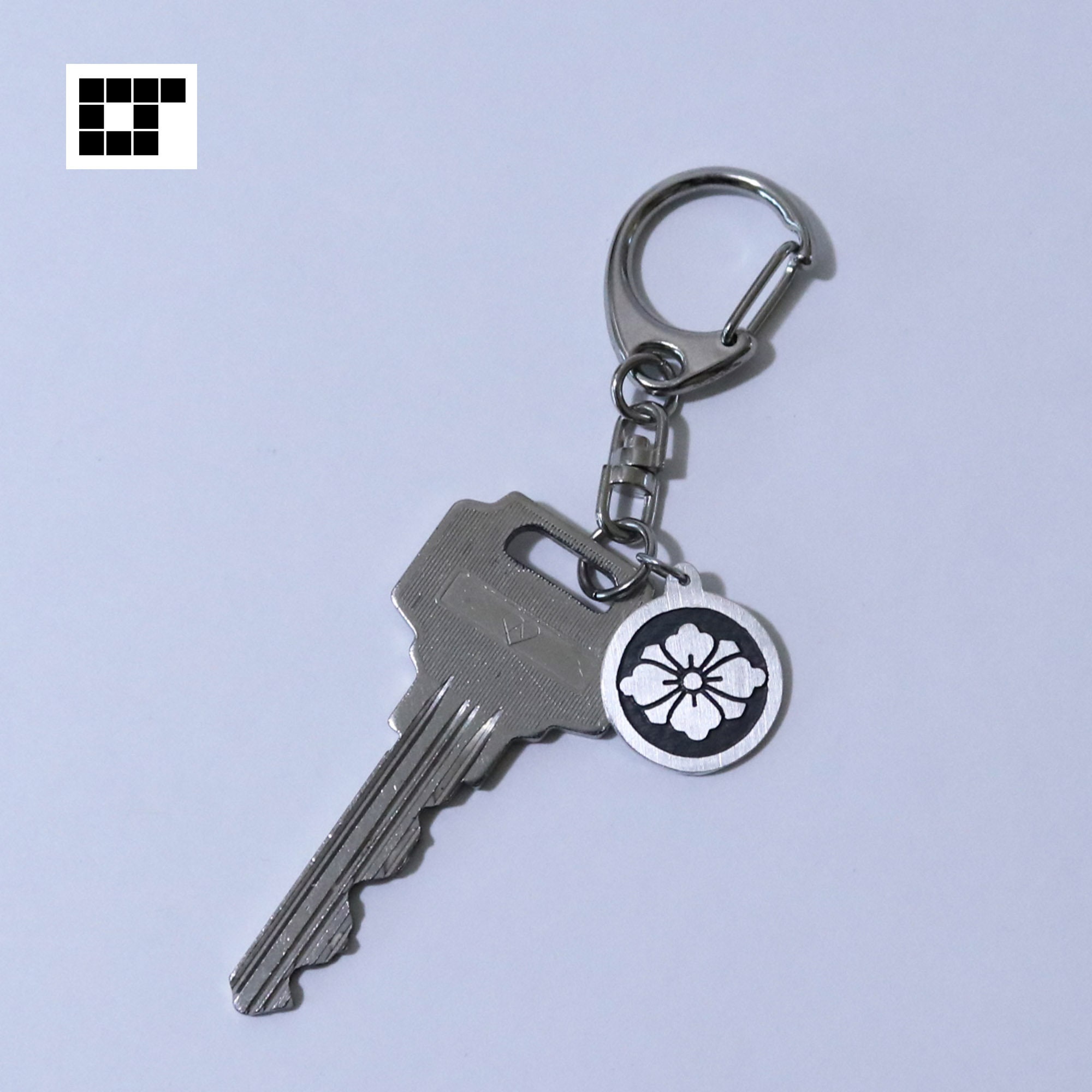 Hanabishi and Swords in a Circle Key Chain Kamon - Etsy