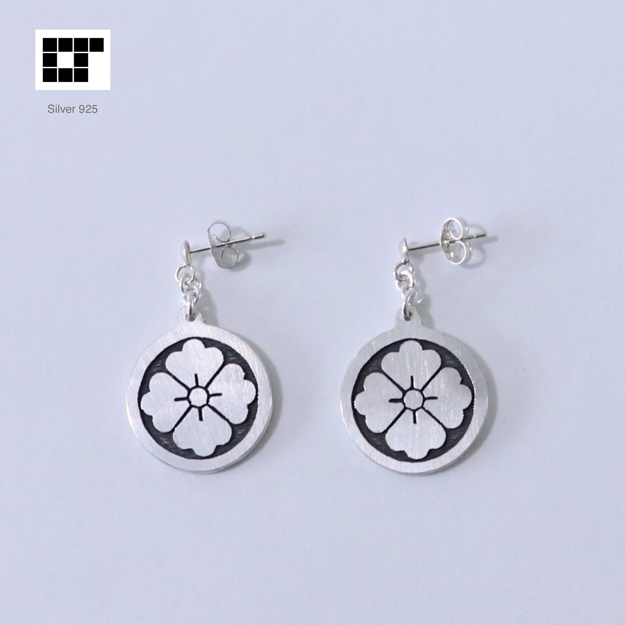 Hanabishi in a Circle Maruni Tsuta Kamon Earrings - Etsy