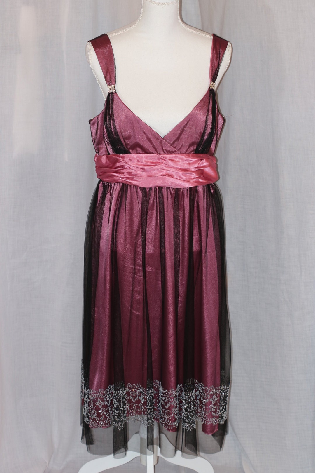 Vintage FIESTA Pink Black Polyester Floral Embroidered Bling Sleeveless ...