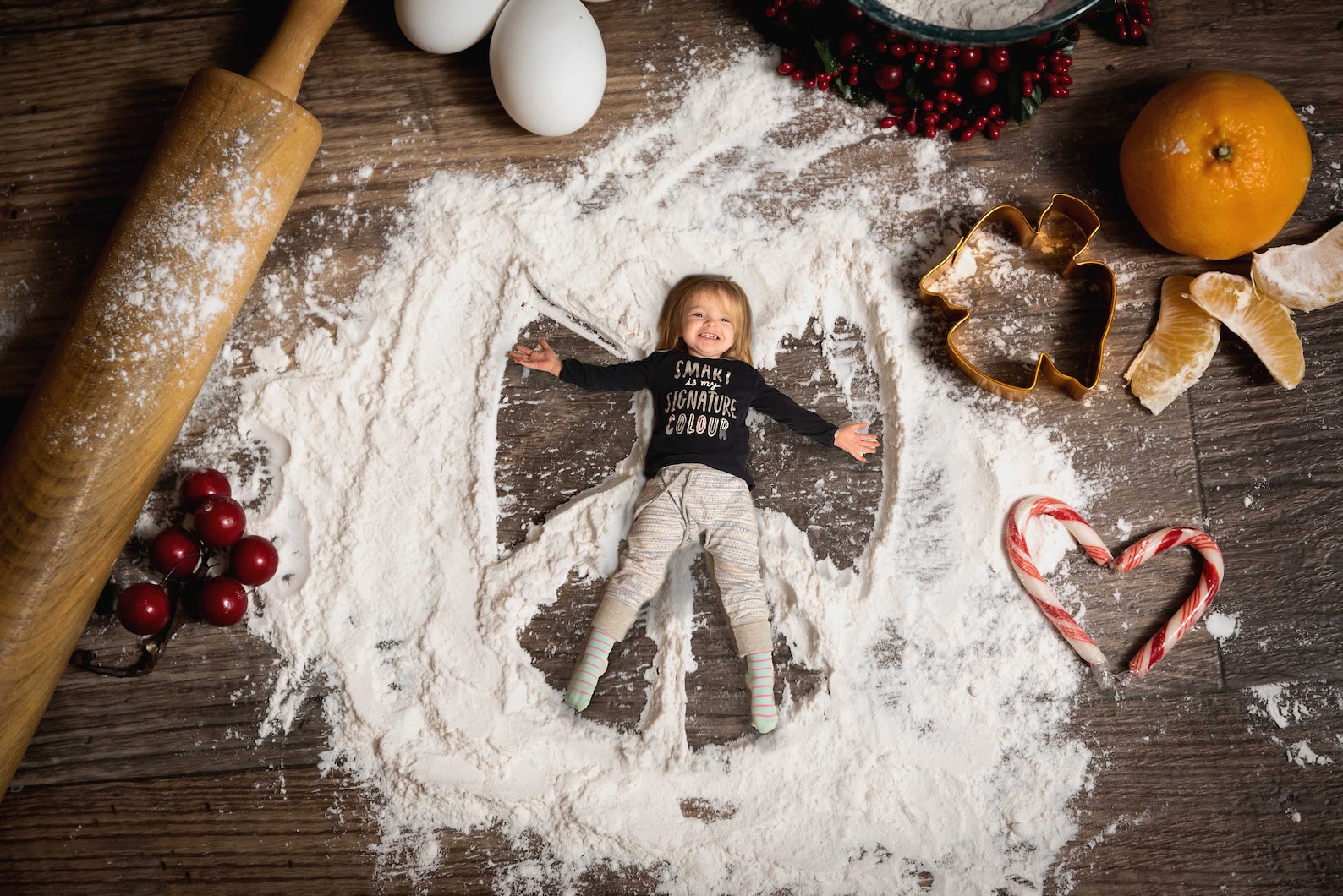 Christmas Snow Angels Digital Backdrop: Berries & More (PSD File) - Etsy
