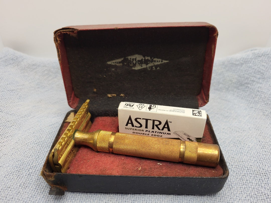 1930's Vintage Gillette NEW Short Comb Bar Handle Safety Razor, Red ...