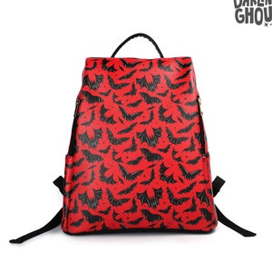 Gothic Bats Black Red Spooky Travel Backpack Bag, Spooky Halloween Bats ...
