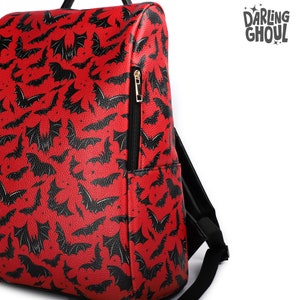 Gothic Bats Black Red Spooky Travel Backpack Bag, Spooky Halloween Bats ...