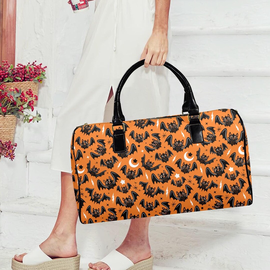 Cute Bat Travel Bag, Spooky Gothic Bat Overnight Bag, Halloween Bat ...