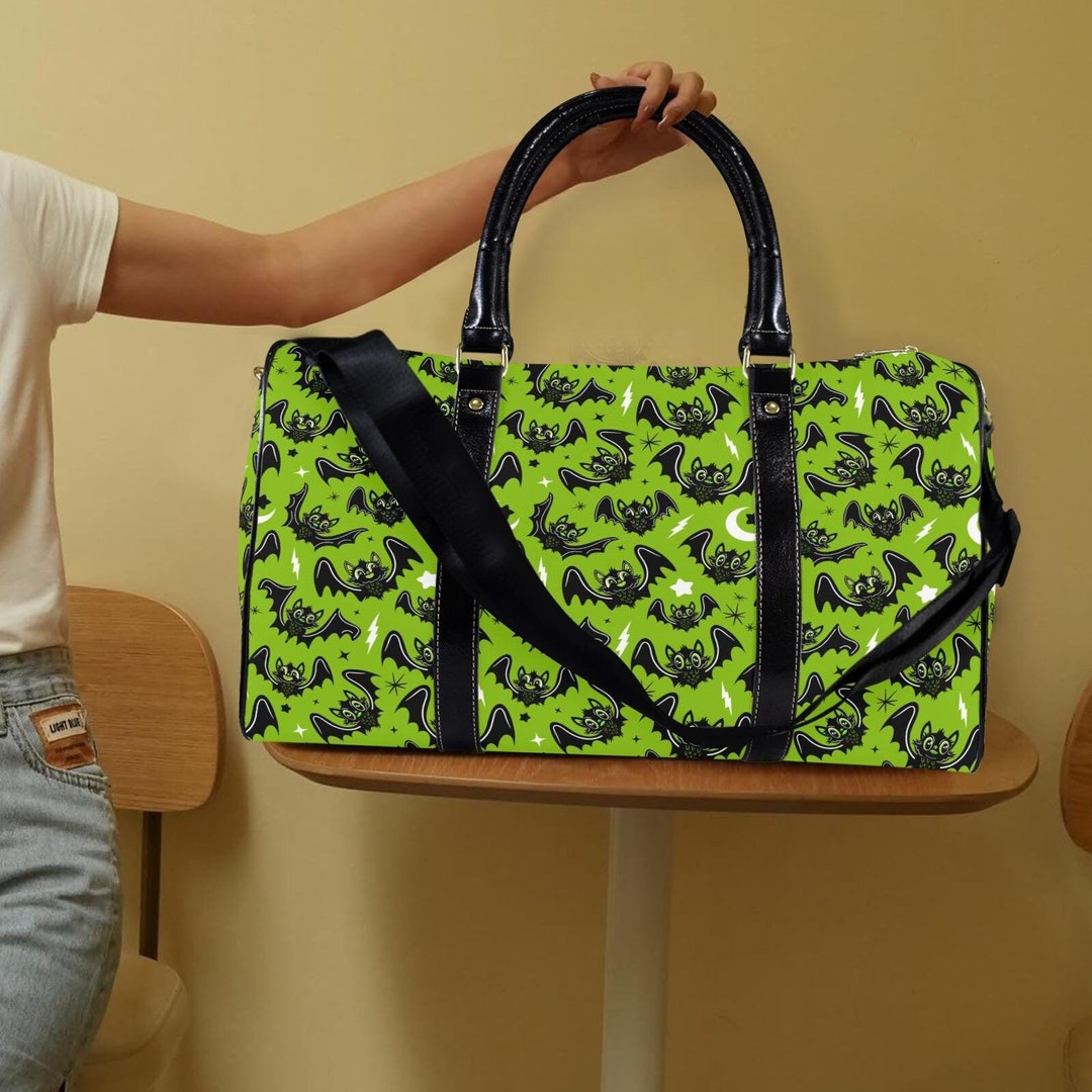 Spooky Cute Kawaii Halloween Gothic Bat Travel Bag, Spooky Overnight ...