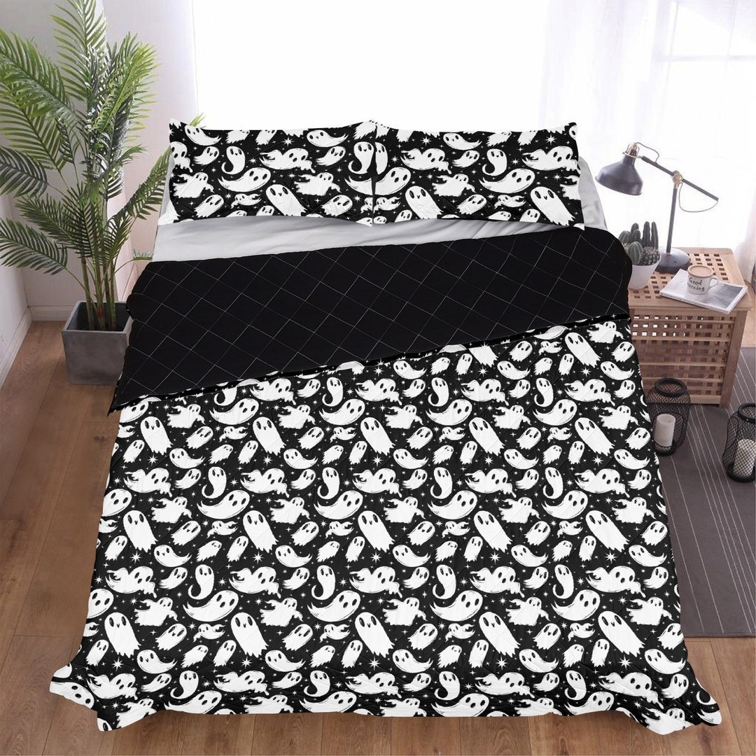 Spooky Halloween Ghosts Quilted Bedding Set Spooky Blanket Bedding Set ...