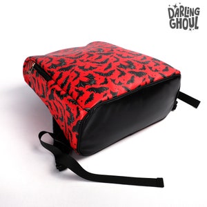 Gothic Bats Black Red Spooky Travel Backpack Bag, Spooky Halloween Bats ...