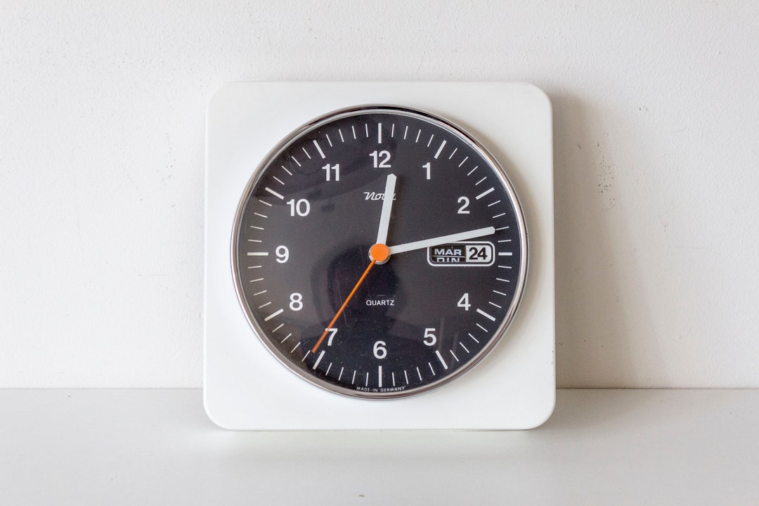 Vintage 1970s/1980s NOVA Quartz Wall Clock - German Made With Automatic ...