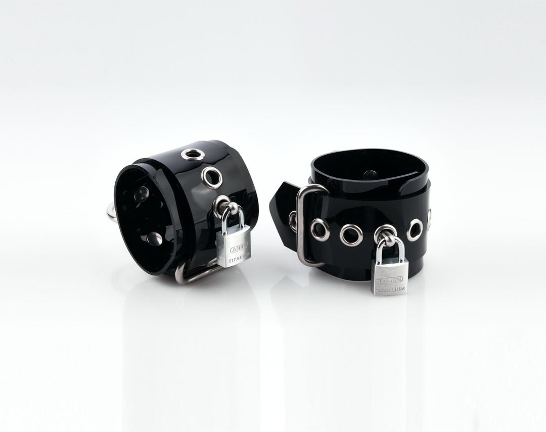 Custom PVC Handcuffs With Stainless Steel Accessories & Padlocks ...