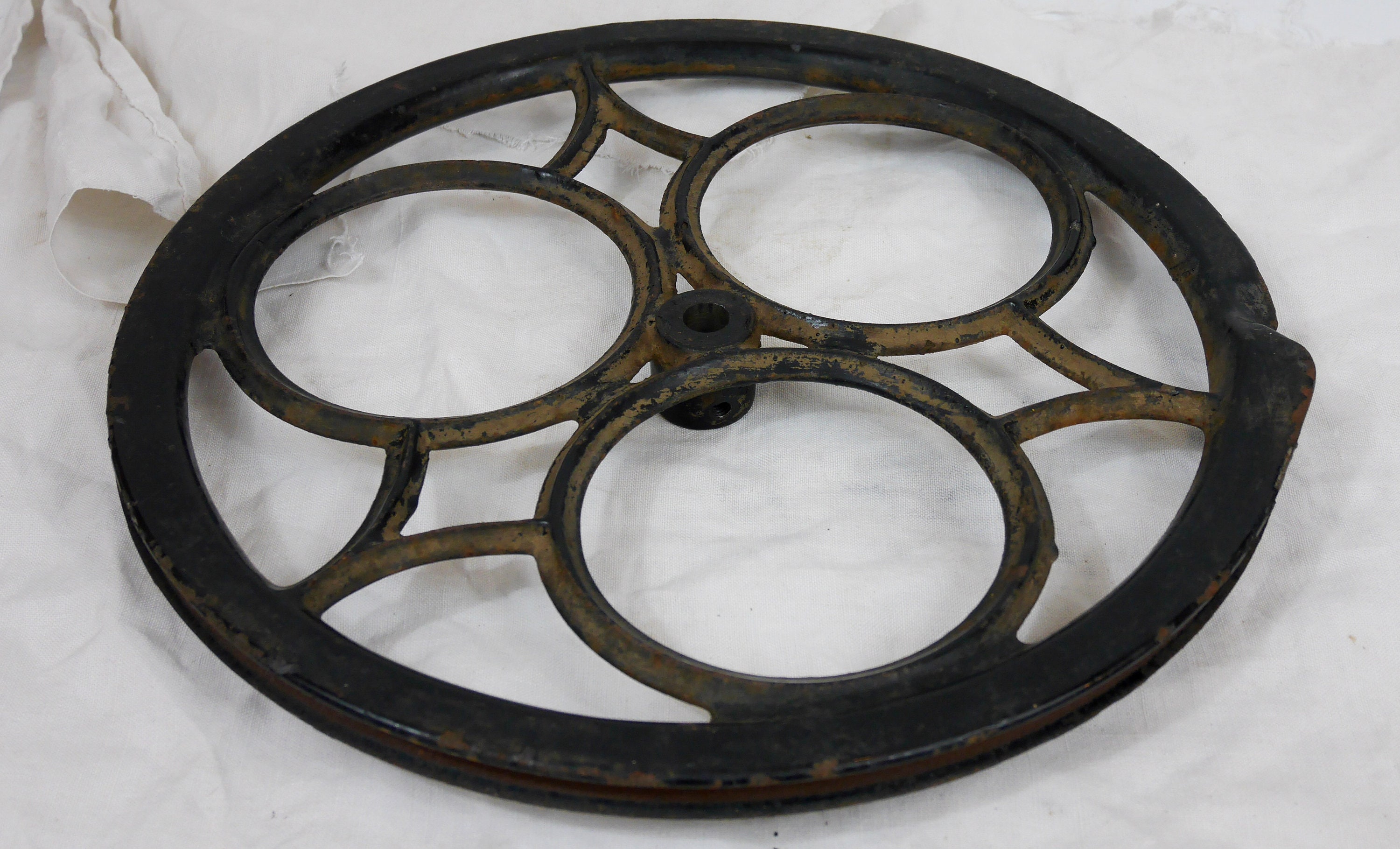 Old Pulley Sewing Machine Wheel Cast Iron Forged Well Barn Pulley Wheel ...