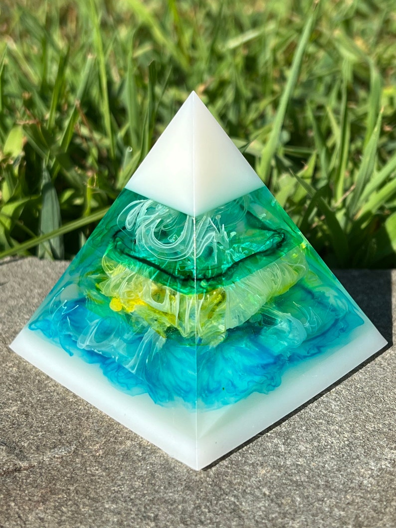 Ink Drop Resin Pyramid - Etsy