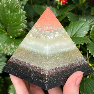 Pink Glitter Resin Pyramid - Etsy