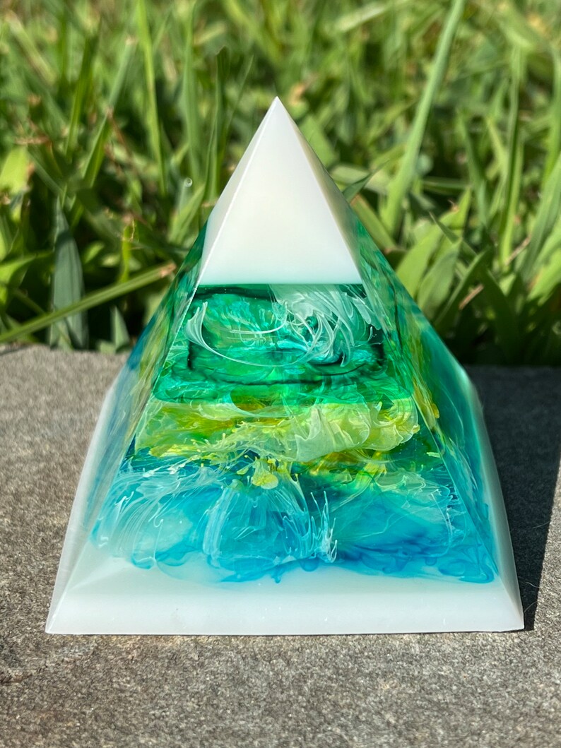 Ink Drop Resin Pyramid - Etsy