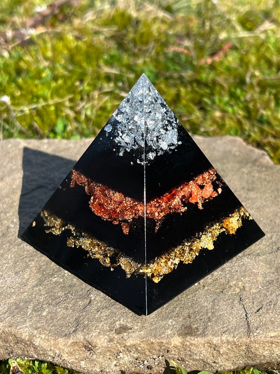 Collectibles Art & Collectibles Foil Resin Pyramid etna.com.pe