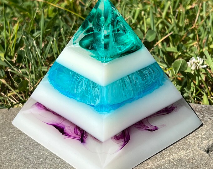 Ink Drop Resin Pyramid - Etsy