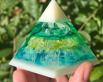 Galaxy Ink Drop Resin Pyramid - Etsy