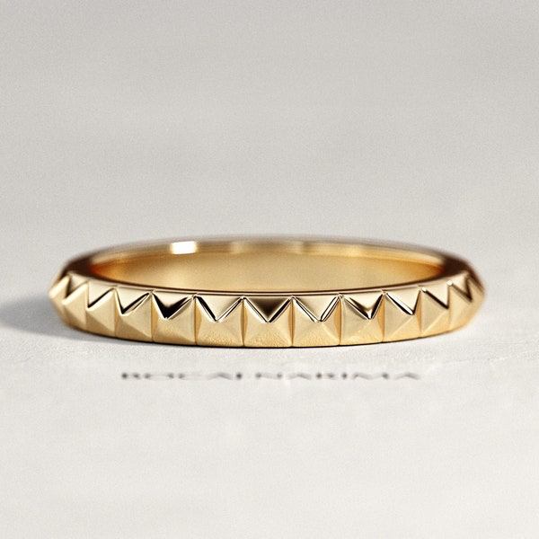 Pyramid Ring - Etsy