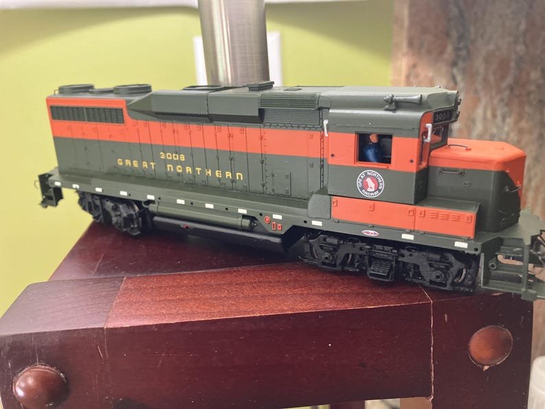 Spectrum EDM GP30 Diesel Locomotive Model Train in Mint Condition - Etsy
