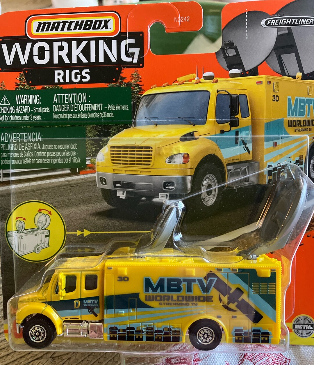 Matchbox Working Rigs freightliner M2 106 Satellite Truck 1/64 Diecast ...