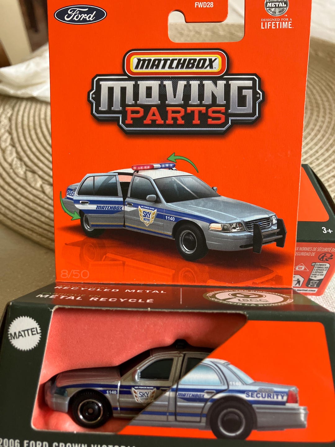 Matchbox Moving Parts 2006 Ford Crown Victoria Security -1/64 Diecast ...