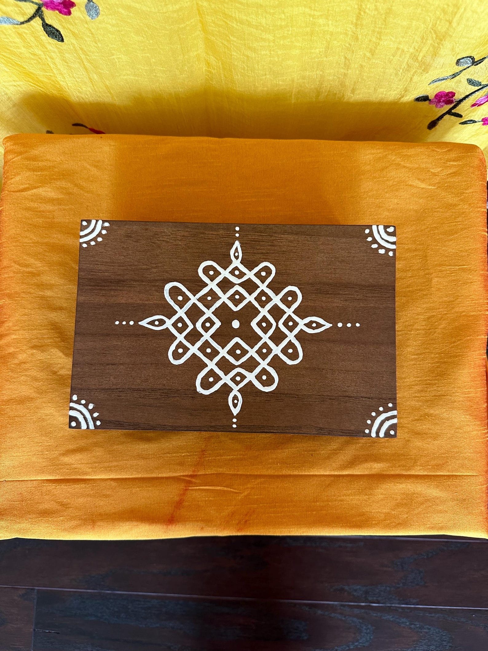 Pooja Stand Manai for Idol With Kolam / Muggu Seat Aasan Decor Chowki ...