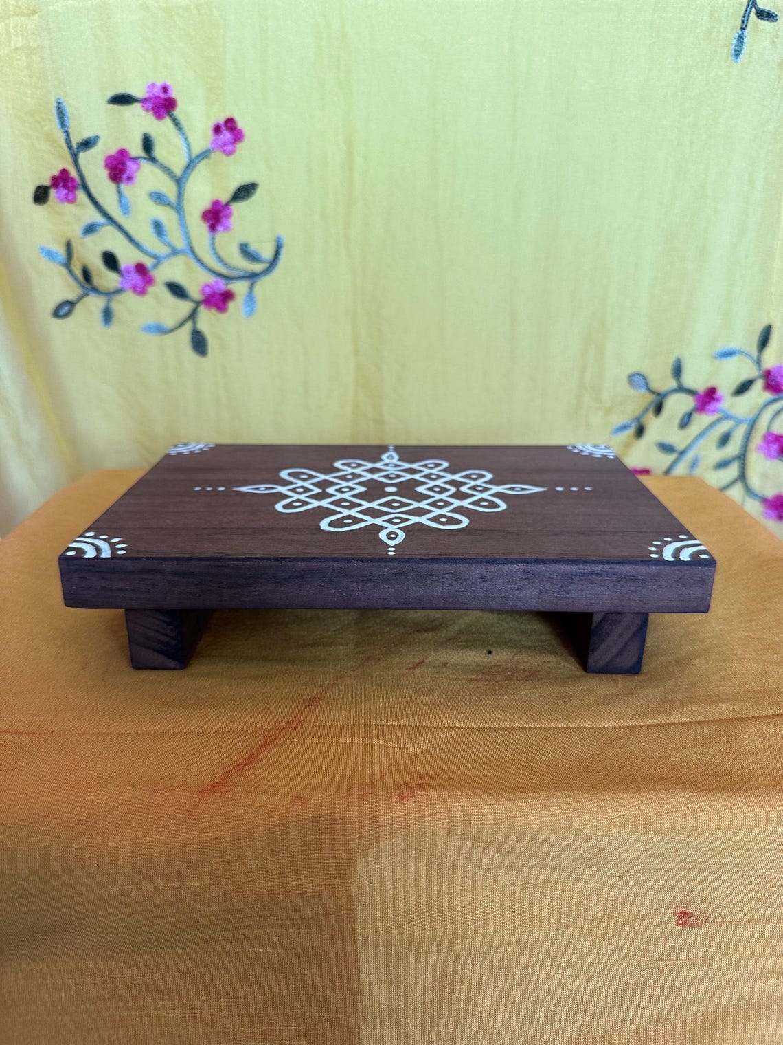 Pooja Stand Manai for Idol With Kolam / Muggu Seat Aasan Decor Chowki ...