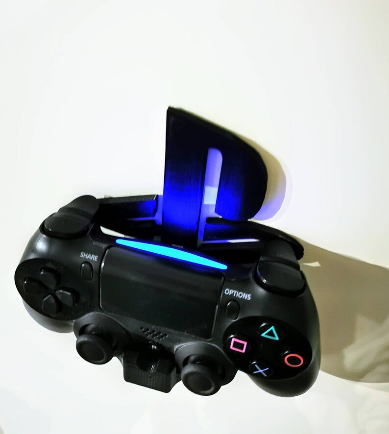 PS4 Controller Wall mount / Holder with PSN Logo Screws | Etsy