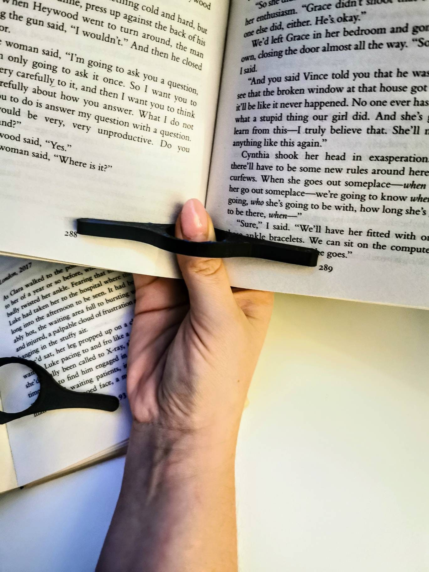 One Handed Book Page Holder Tool 3D Printed One Hand Thumb Bookholder ...