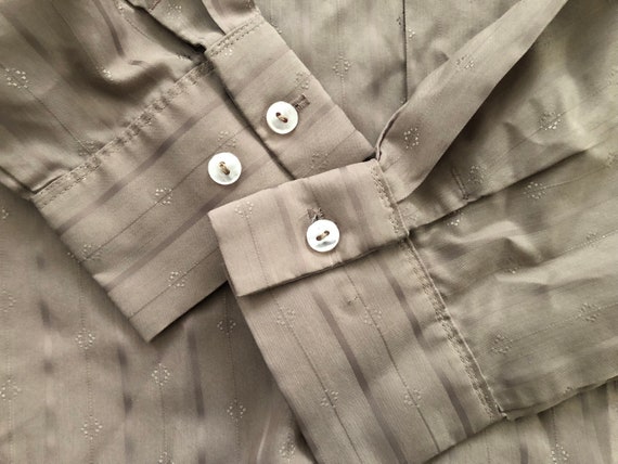 Vintage 1960s Loop Collar Button Front Long Sleeve Sh… - Gem