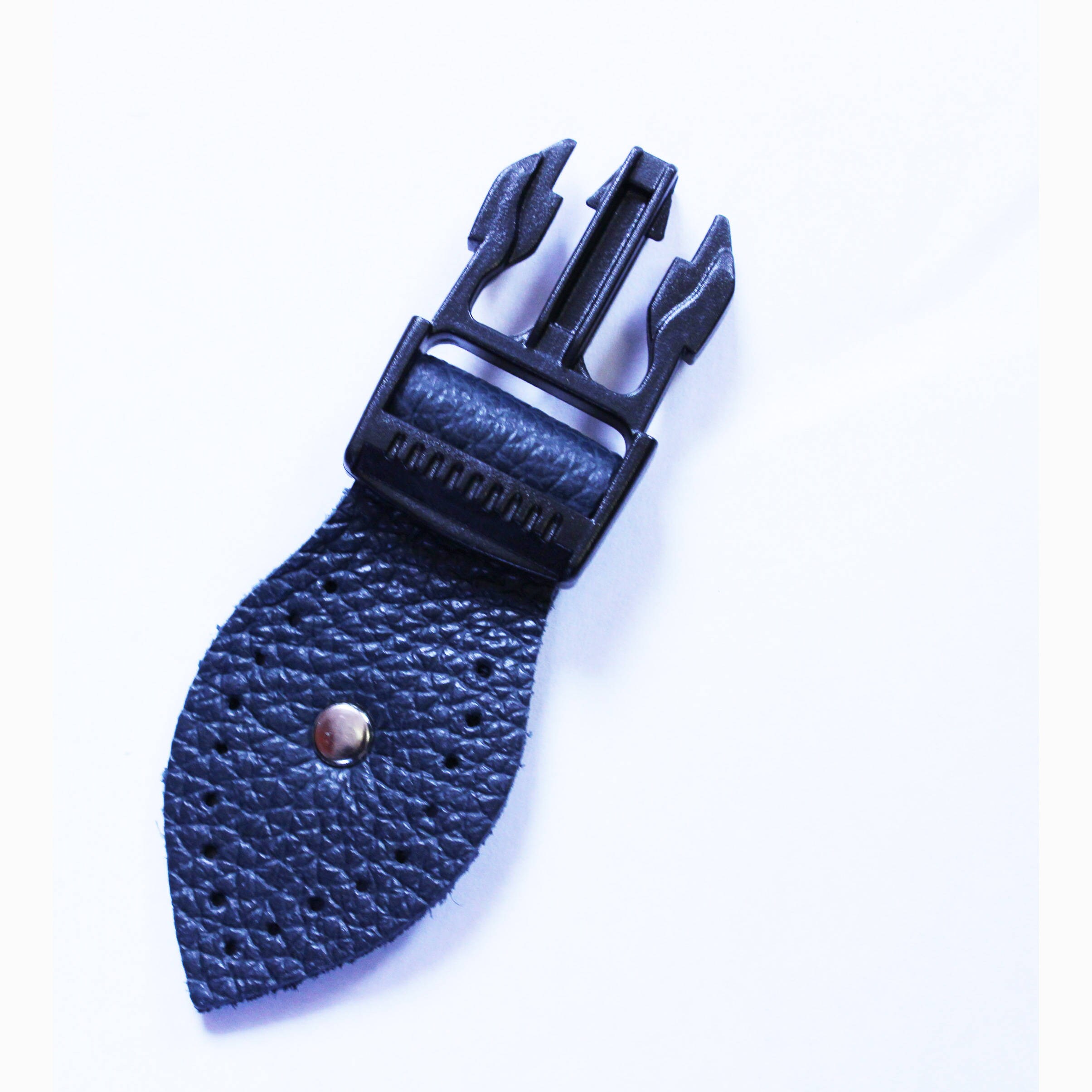 Side Release Plastic Clips on Leather Leather With Plastic Clasp ...