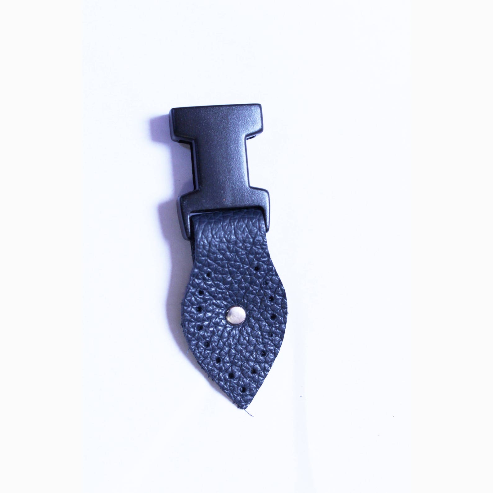 Side Release Plastic Clips on Leather Leather With Plastic Clasp ...
