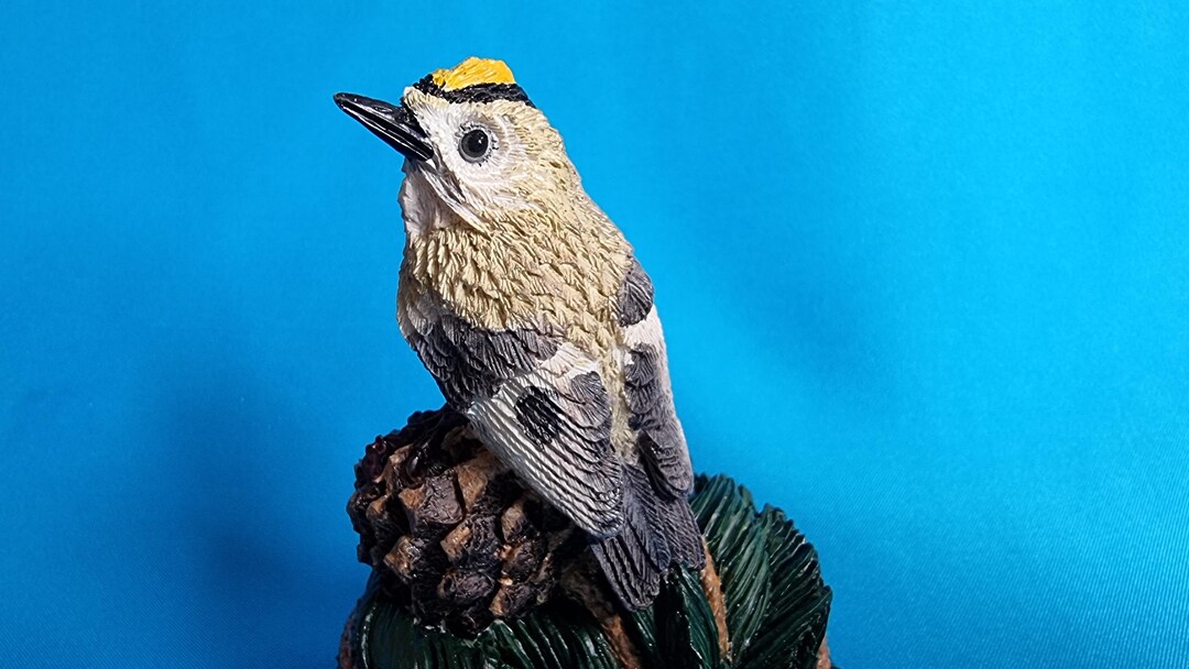 Goldcrest, Country Bird Collection, Country Artists Figurine, Bird ...