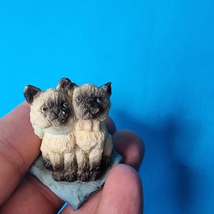 Small Cat Figurine, Resin Cat Figurine, Siamese Cat Figurine, Vintage ...