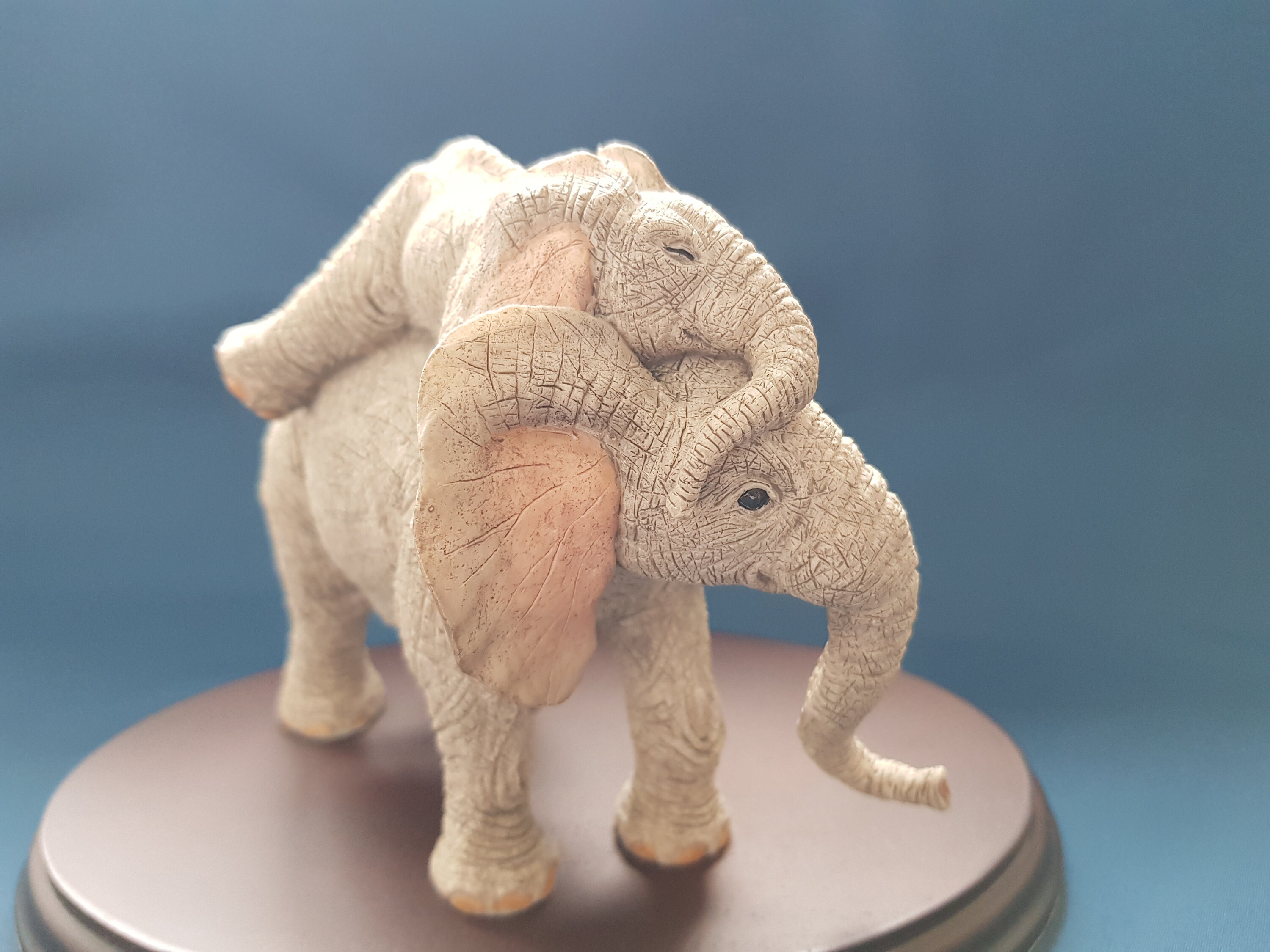 resin figurine Tuskers elephant country artists figurine resin elephant ...
