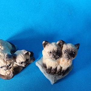 Small Cat Figurine, Resin Cat Figurine, Siamese Cat Figurine, Vintage ...